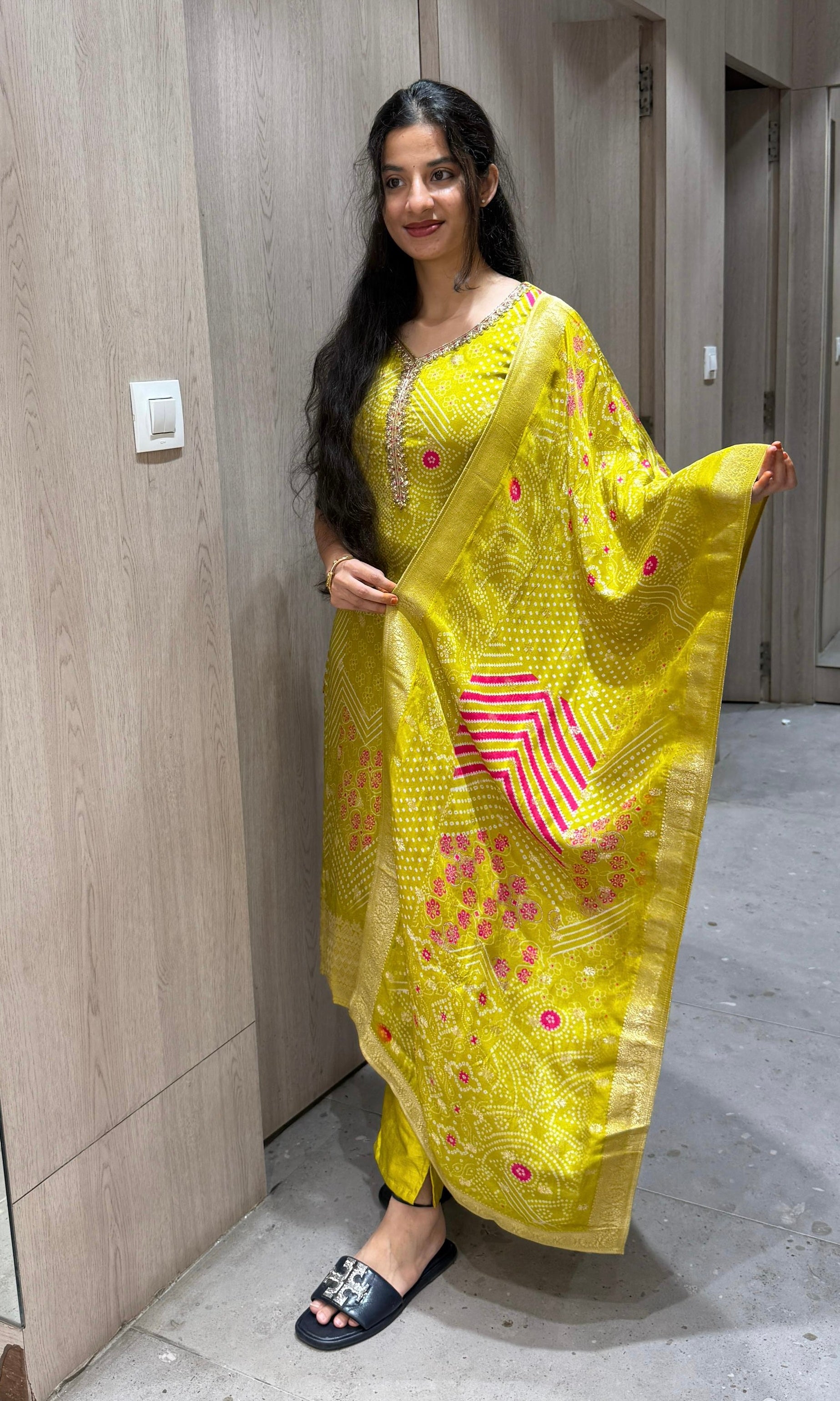 Mehendi green embroidered kurta set